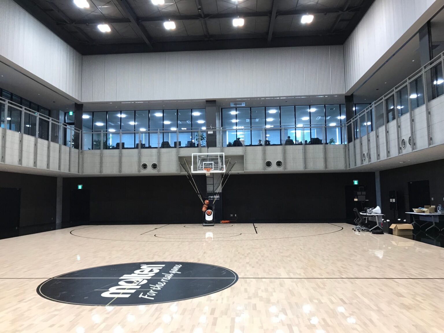 既成概念を超えた先に広がる世界「モルテン」のモノづくり基地[the Box]は熱狂的なコミュニティと独自の文化を育む - スポーツのチカラ